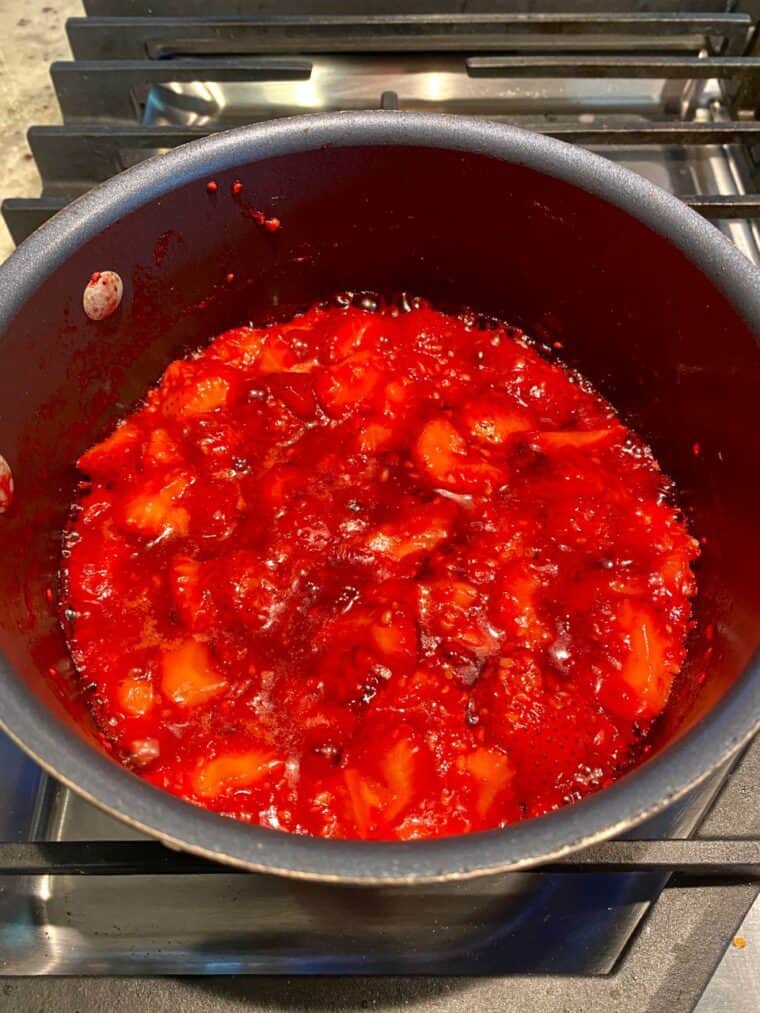 Simple and Quick Berry Compote - Happy Honey Kitchen