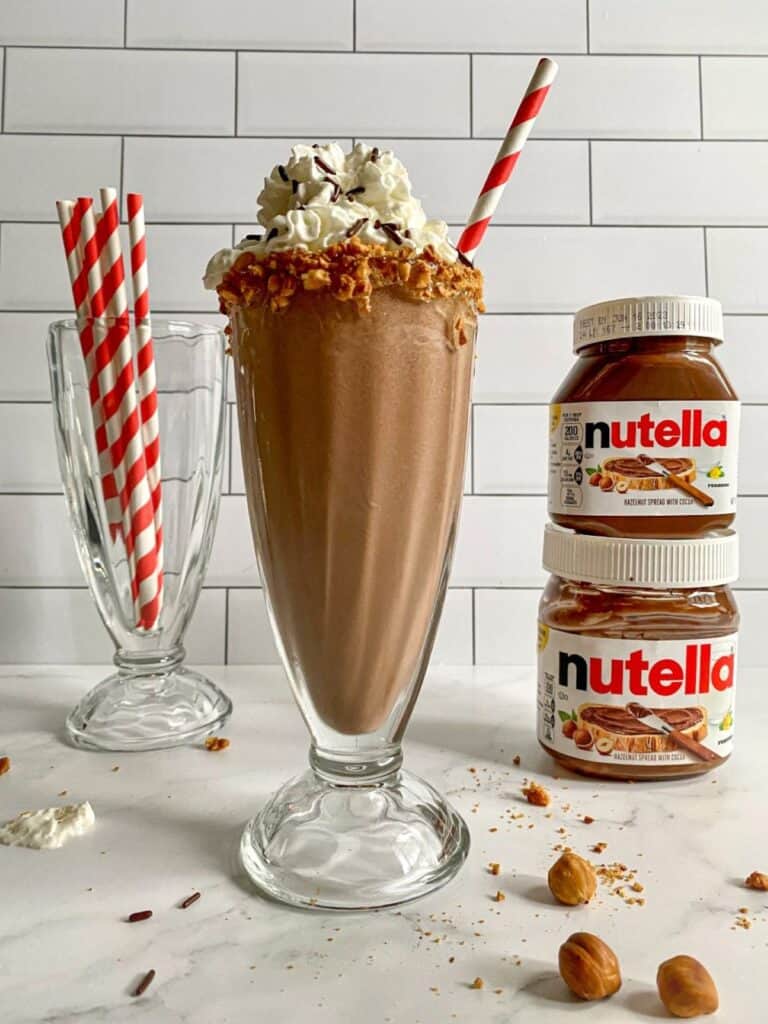 Nutella Milkshake Recipe (3 Ingredients) - Happy Honey Kitchen
